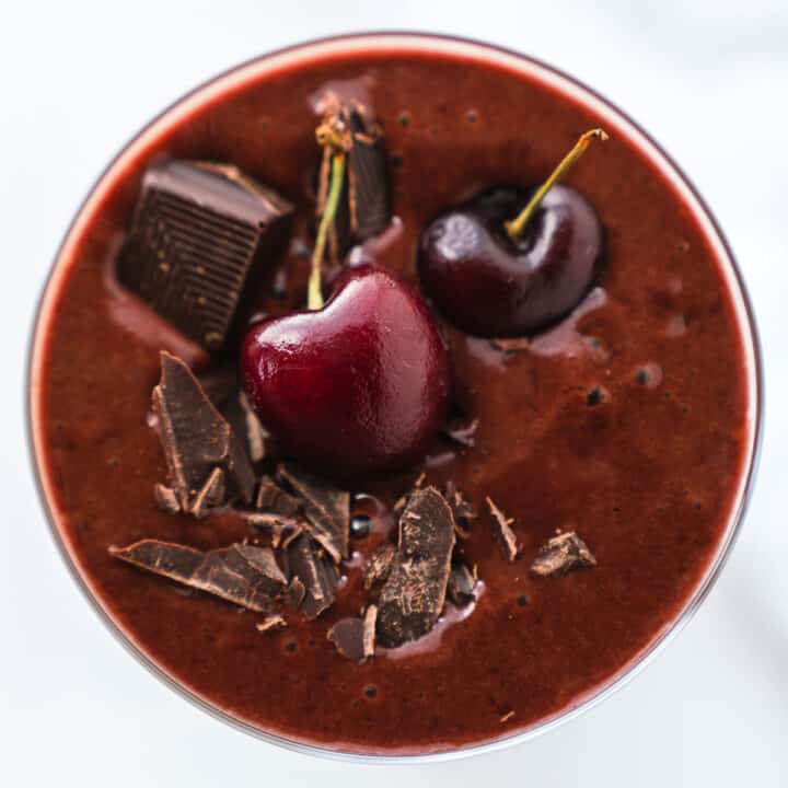 Chocolate Cherry Smoothie (Easy & Healthy!) - Free Your Fork